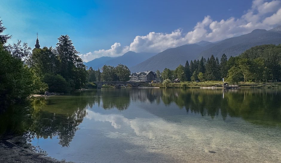 Het meer van Bohinj; Sloveense Alpen